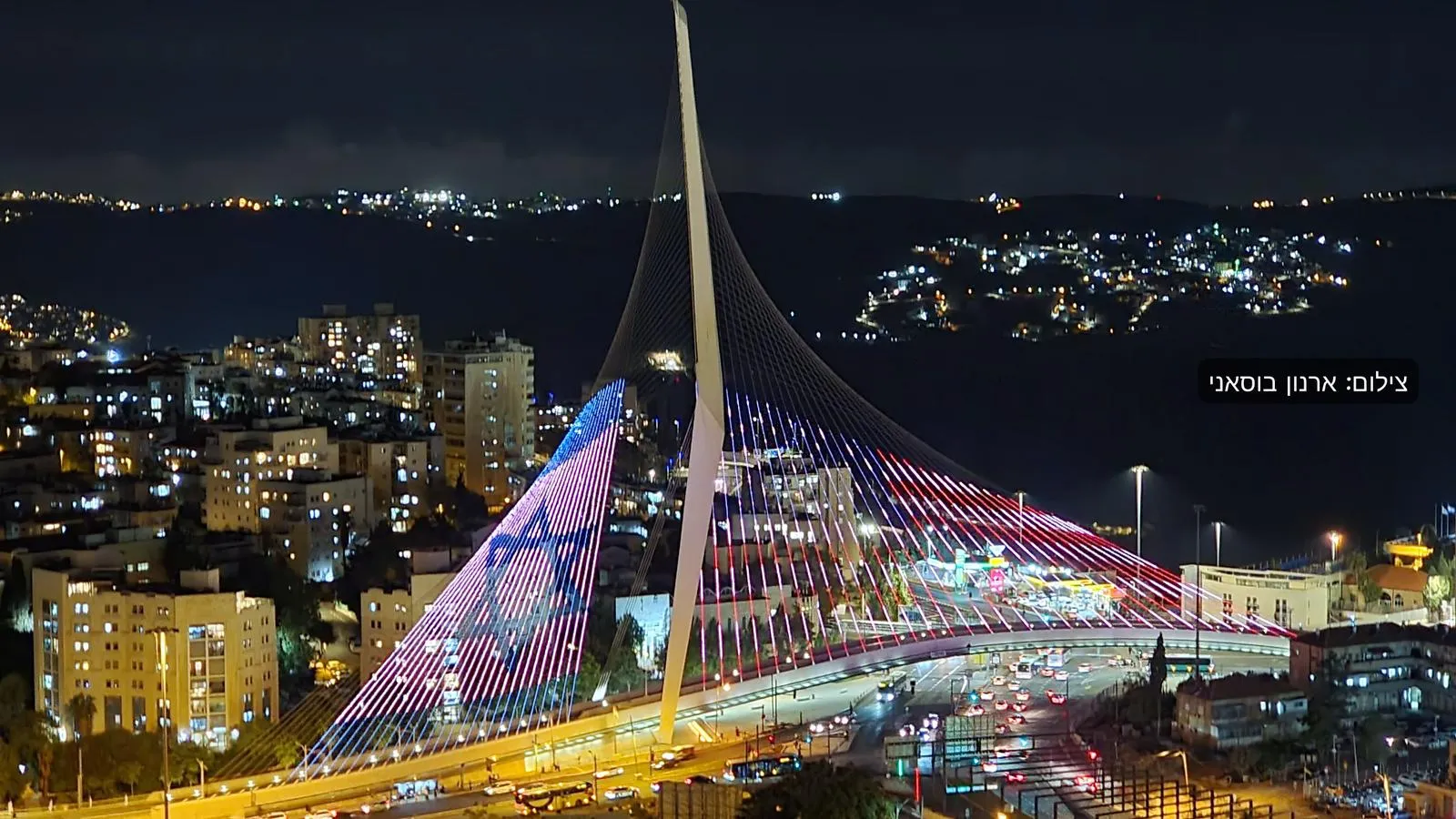 עיריית ירושלים האירה את גשר המיתרים בדגלי ישראל וארהב | חמ
