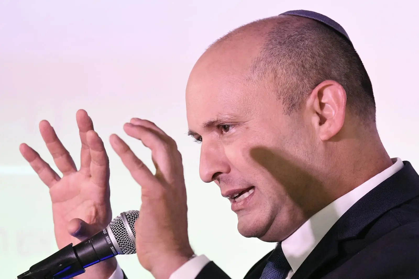 ביקורת על בנט בעקבות הפרסום על איראן: אכפת לו מהסקרים | חמ