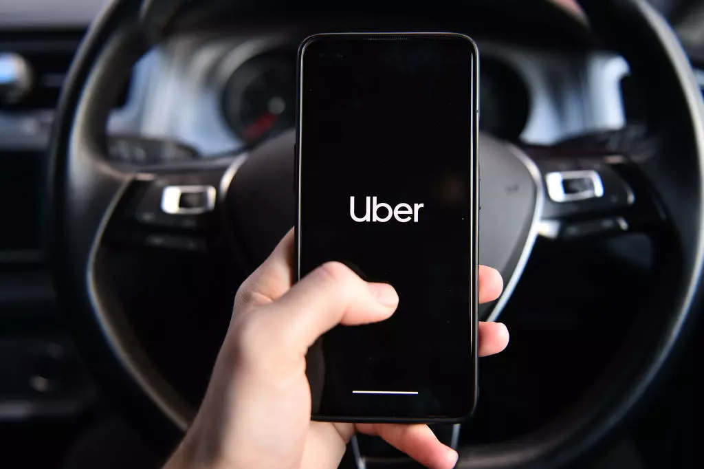 היציאה של UBER מישראל מעידה על גודל הפנצר בענף המוניות