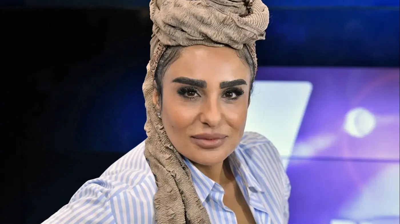 תשובתה של הזמרת נרקיס למפכל? העלתה זוג נשים להתארס על הבמה